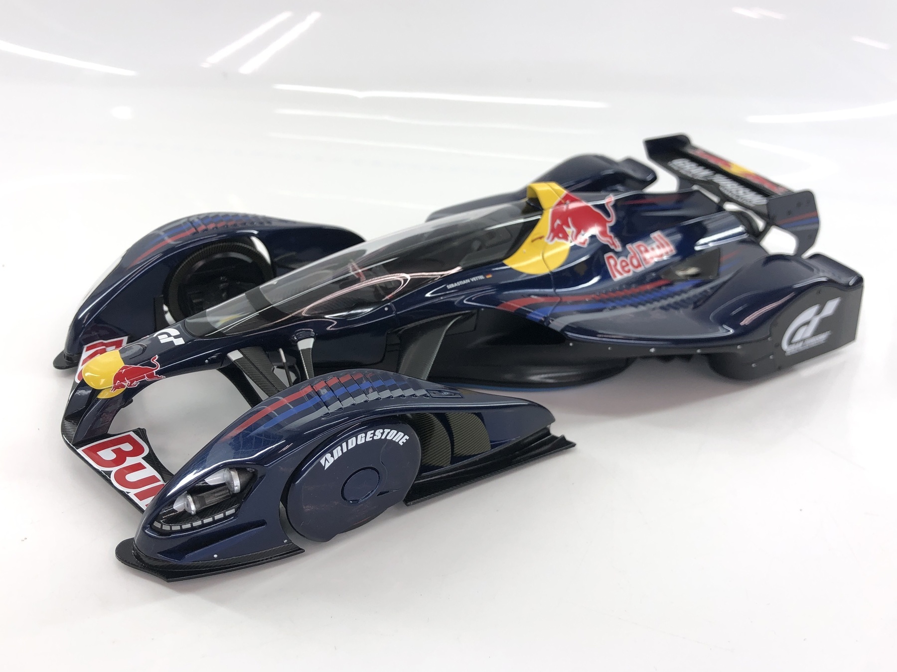 1/18スケールカー AUTOart GRAN TURISMO Red Bull X2010｜商品番号：2200003307603 - 買取 ...
